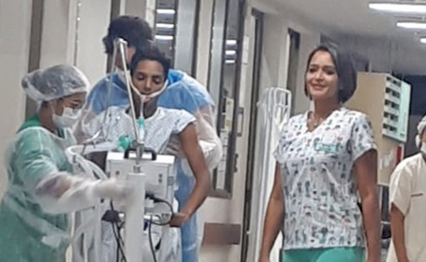 Paciente entubado na UTI do HGP anda com ajuda de equipamento inovador