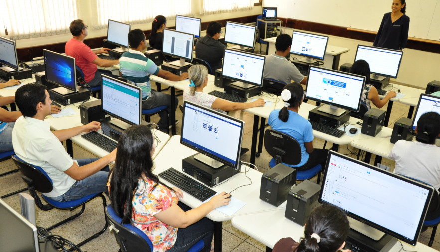 Egefaz implanta moderno laboratório de Informática