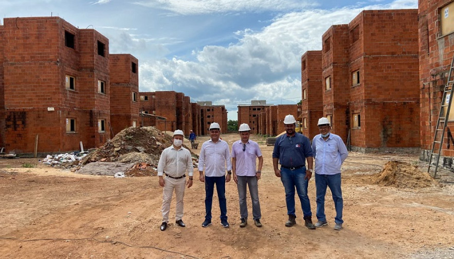 Secretário da Seinf, Jairo Mariano, visita obras de habitação do ...