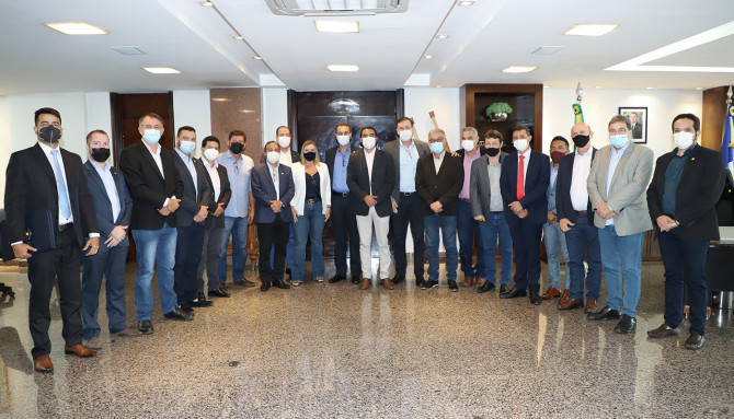 Em reunião com o governador Wanderlei Barbosa, presidente do Basa ...